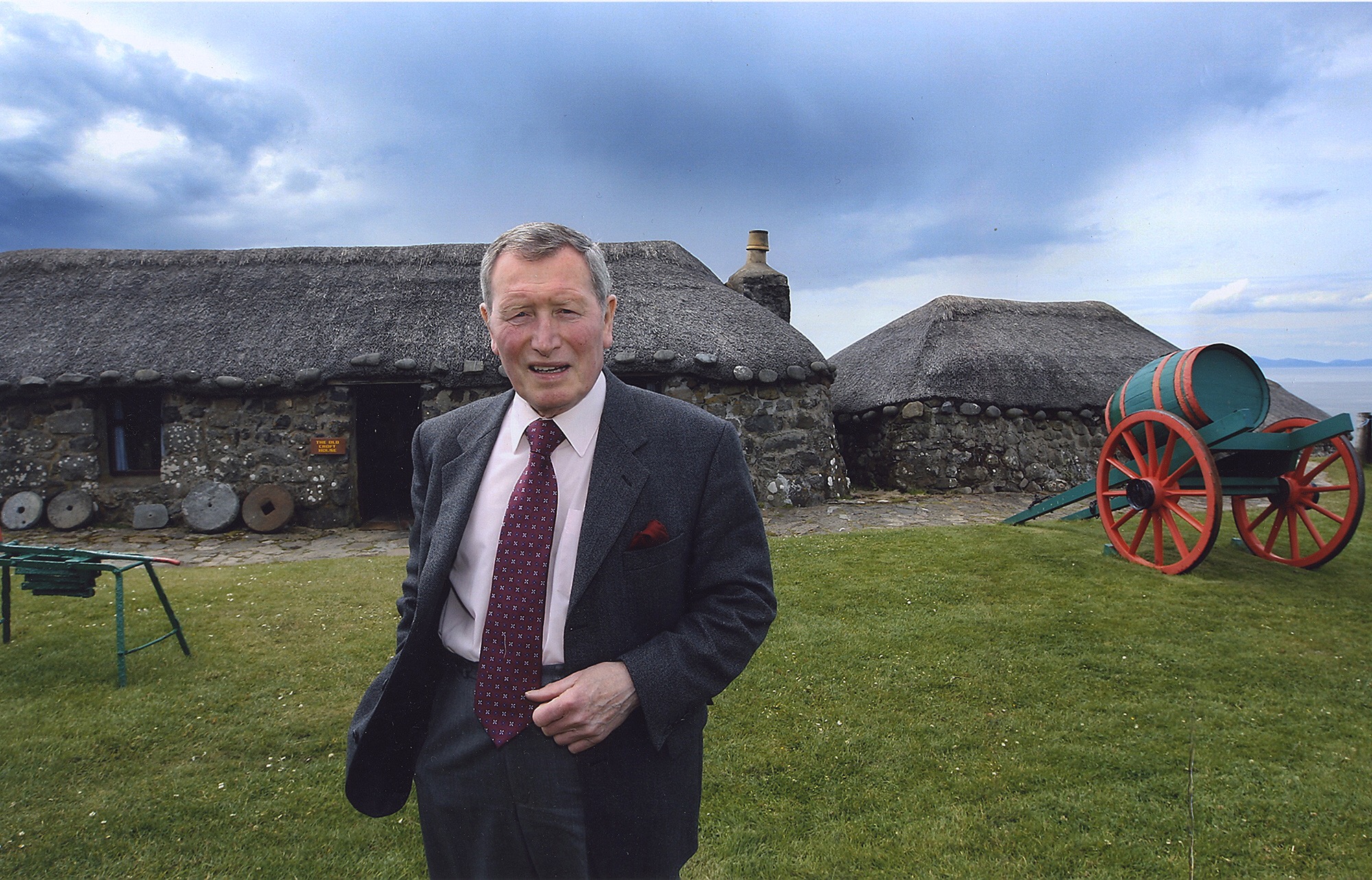 Jonathan MacDonald MBE – Scottish Traditional Music Hall of Fame